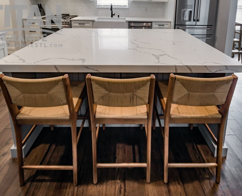 Statuary Classique Quartz Kitchen - Titan Granite - St Louis MO