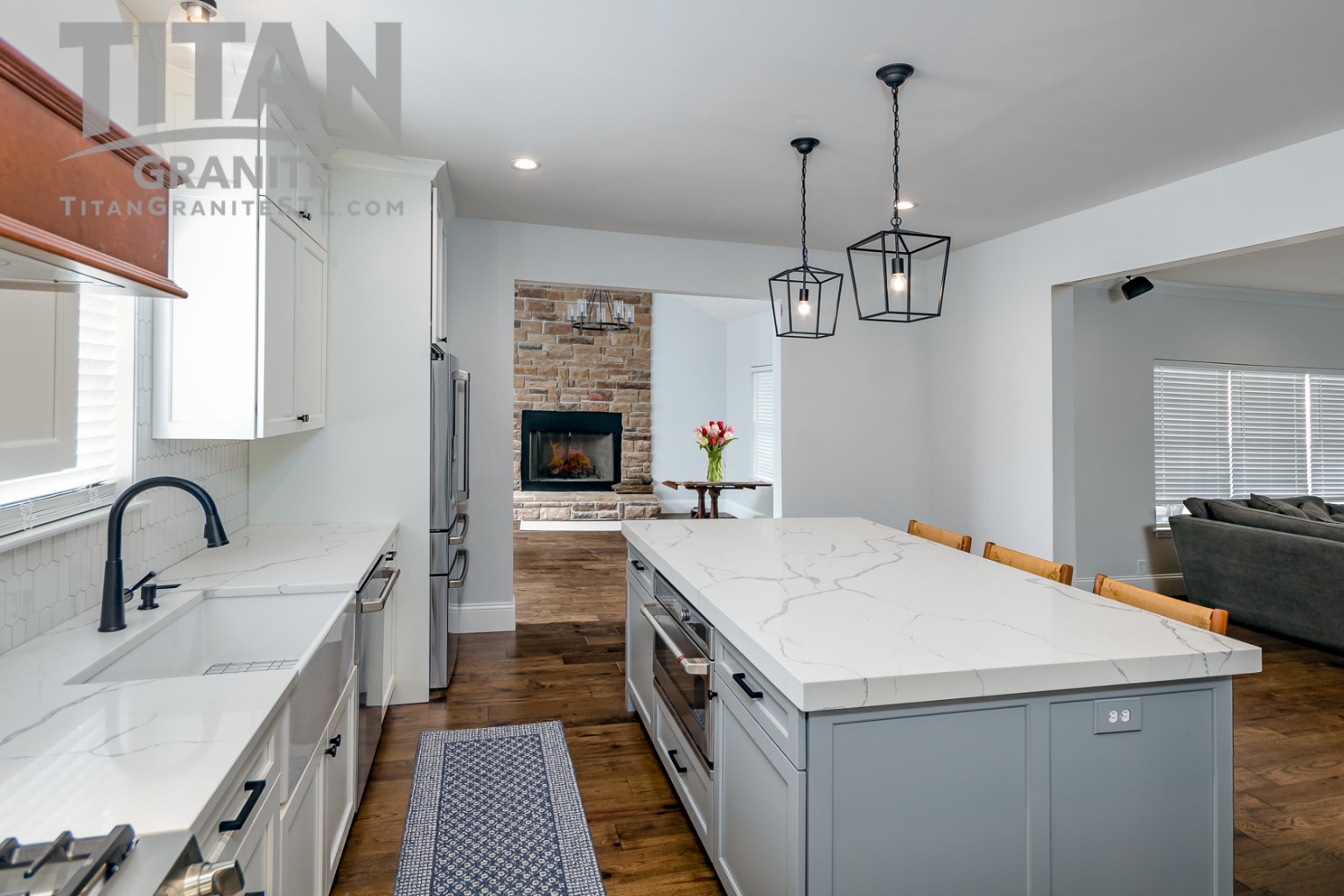 Statuary Classique Quartz Kitchen - Titan Granite - St Louis MO